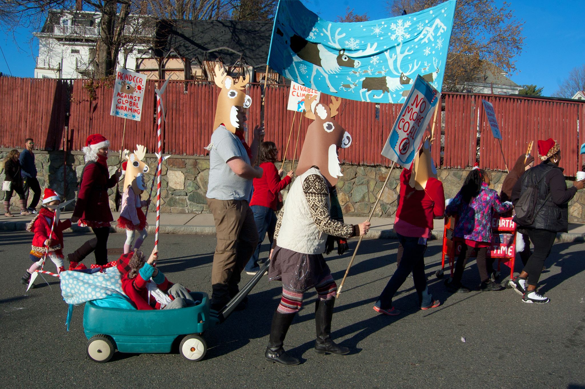 How to Make a Truly Wonderful and Memorable Winter Holiday Parade ...